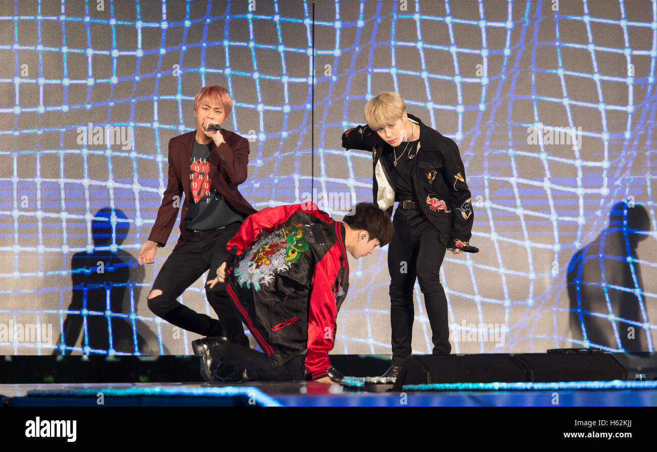 Bangtan boys korea hi-res stock photography and images - Alamy