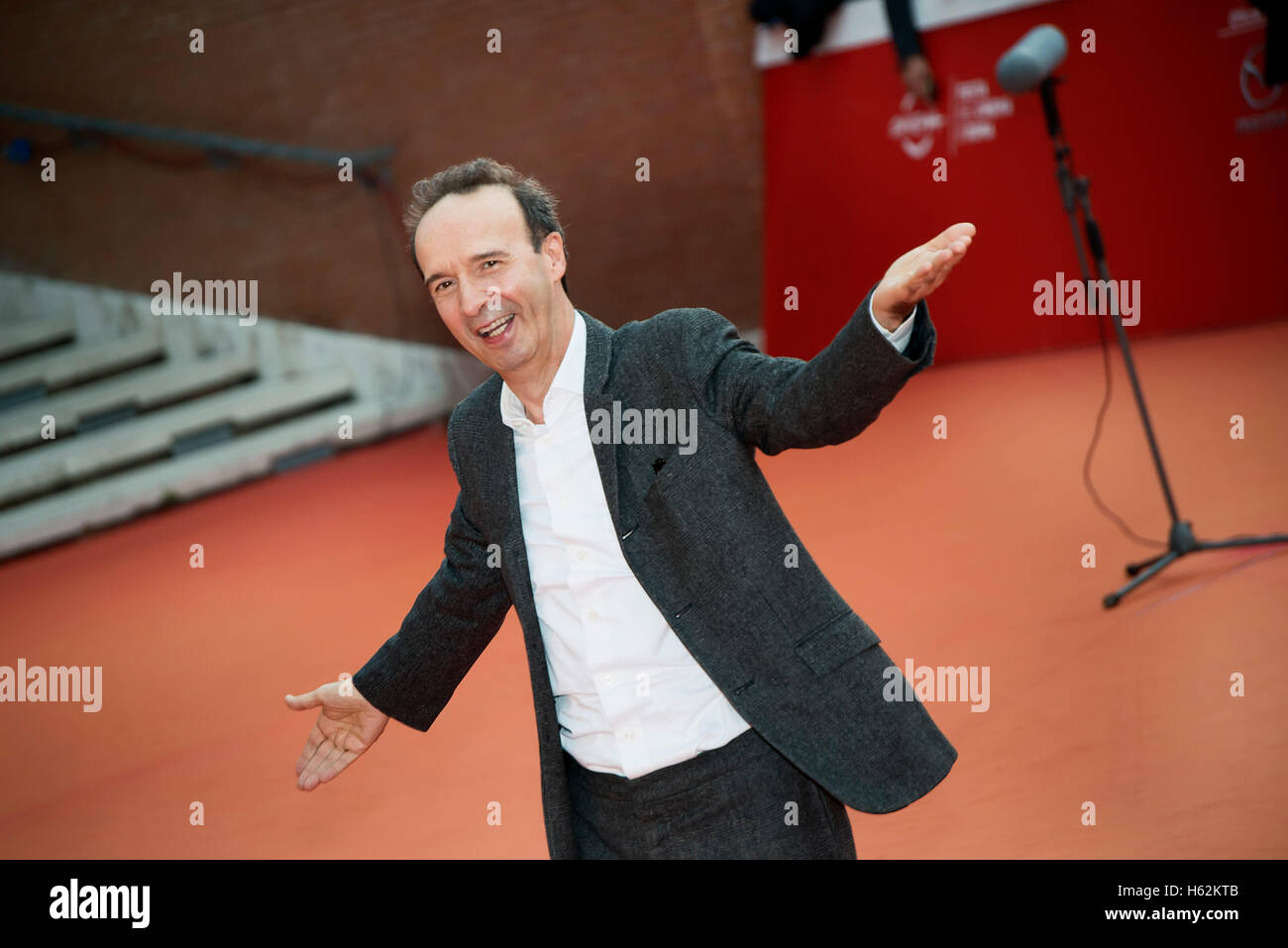 La vita e bella hi-res stock photography and images - Alamy