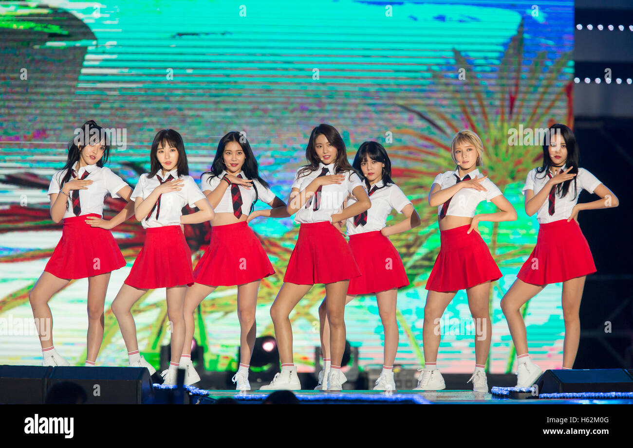 Girl Group Aoa High Resolution Stock Photography and Images - Alamy