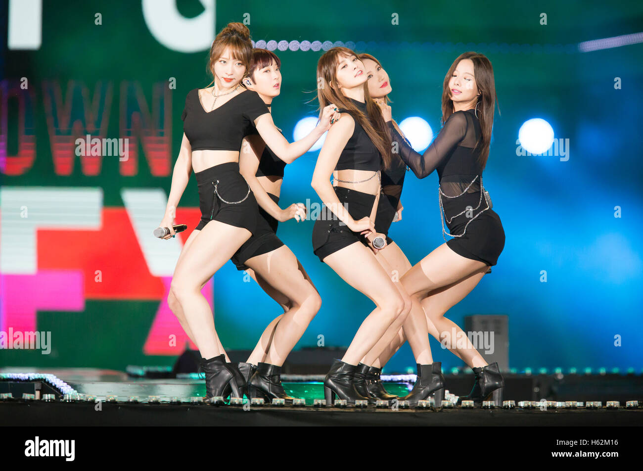 EXID, Oct 8, 2016 : South Korean girl group EXID performs at MBC Korean ...