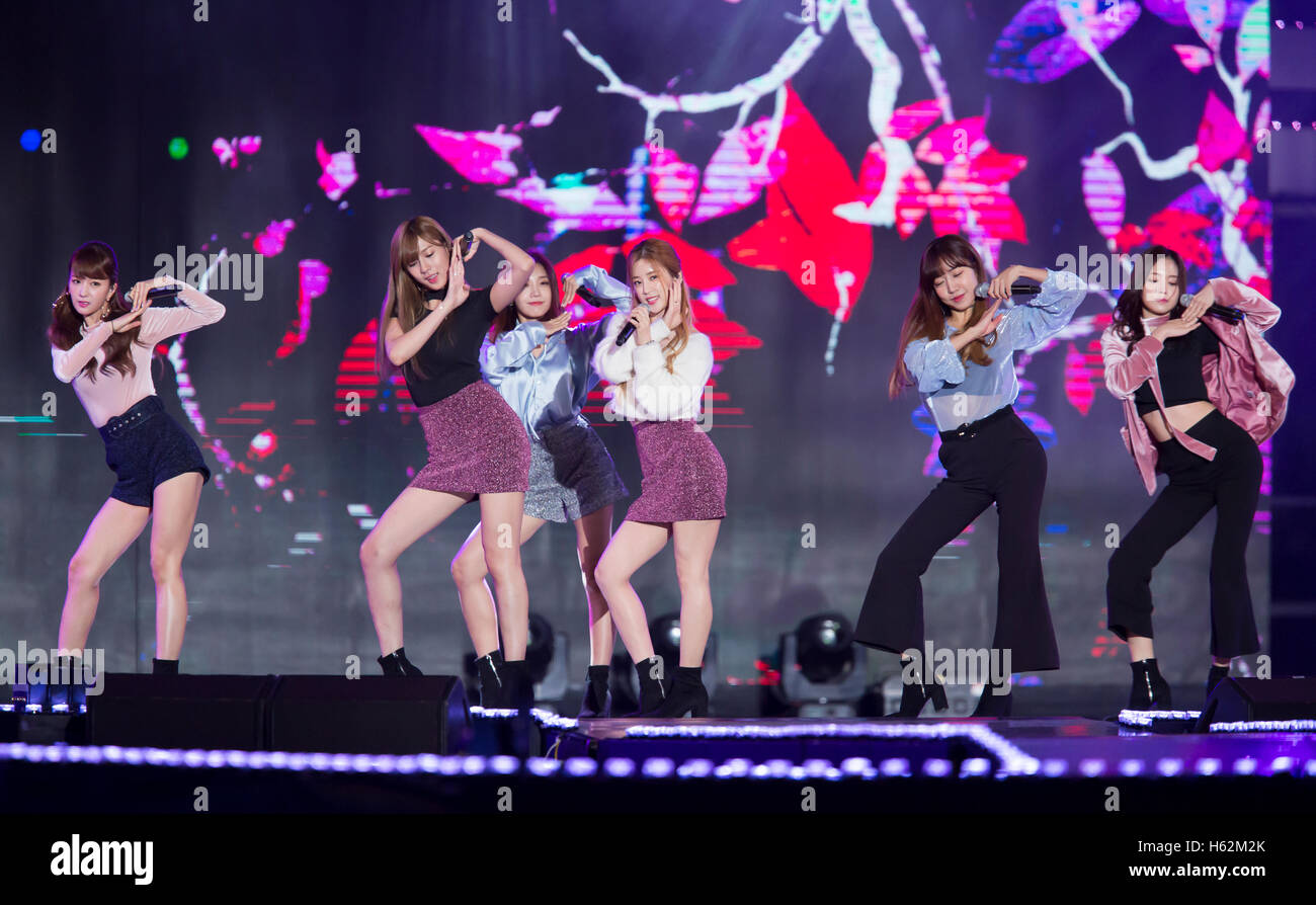 Apink korea hi-res stock photography and images - Alamy