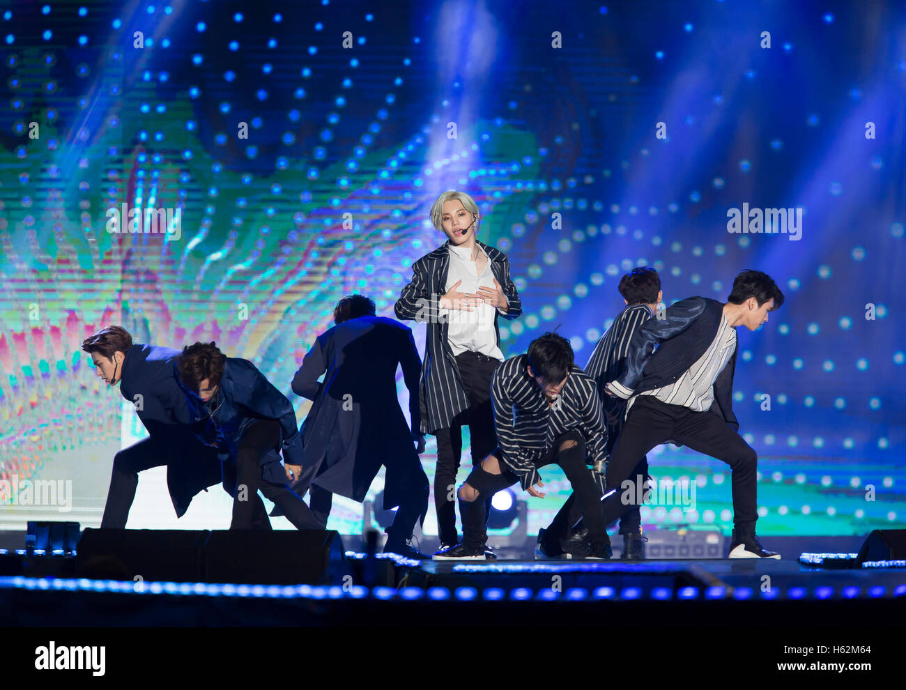 Infinite, Oct 8, 2016 : South Korean boy band Infinite performs at MBC ...