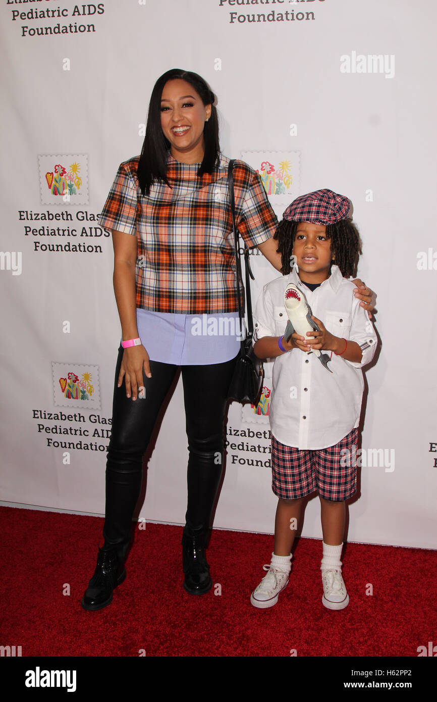 Culver City, Ca. 23rd Oct, 2016. Tia Mowry, Cree Taylor Hardrict attend ...