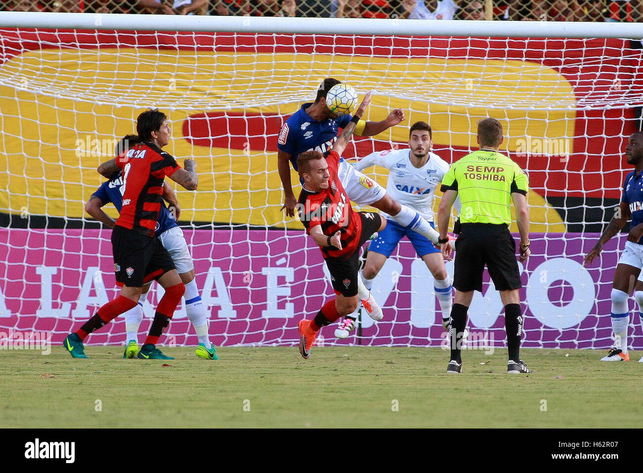 Salvador, Brazil. 12th Oct, 2016. Vitoria X Cruzeiro match played in ...