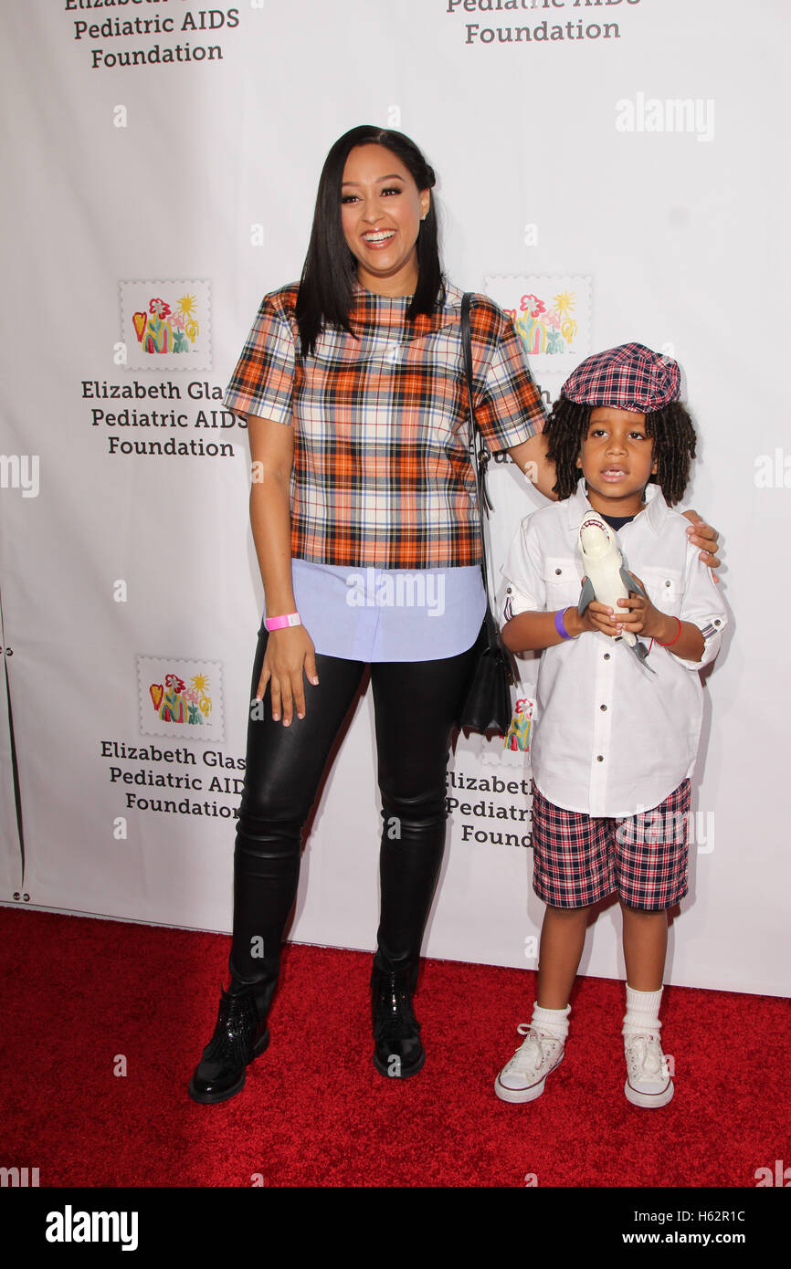 Culver City, Ca. 23rd Oct, 2016. Tia Mowry, Cree Taylor Hardrict attend ...
