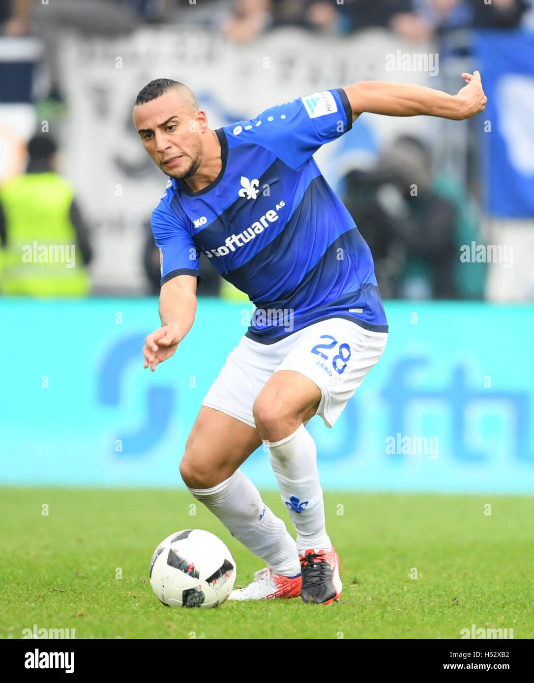 Darmstadt, Germany. 22nd Oct, 2016. Darmstadt's Aenis Ben-Hatira in ...