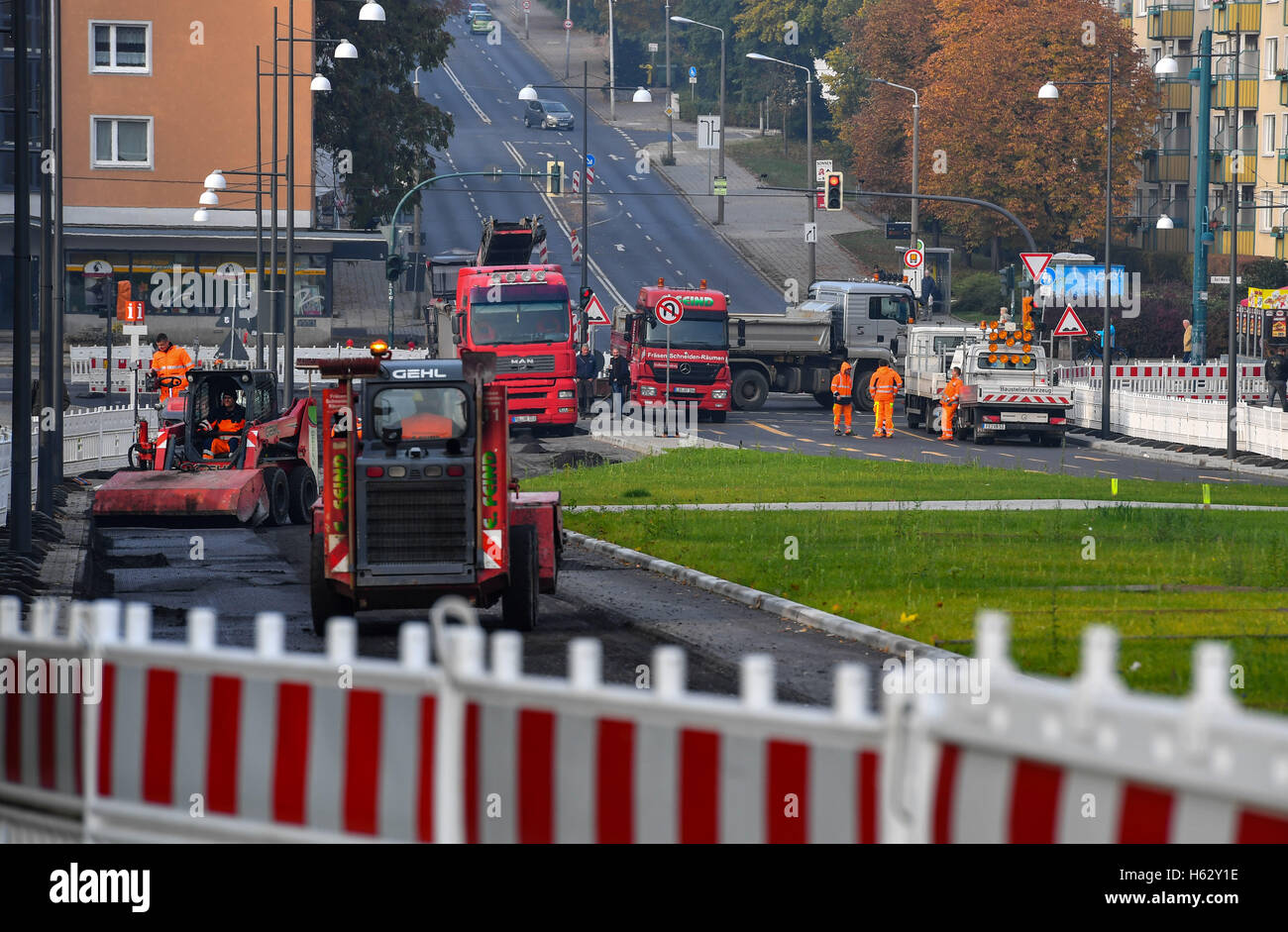 Frankfurt, Germany. 24th Oct, 2016. View of the construction site on ...