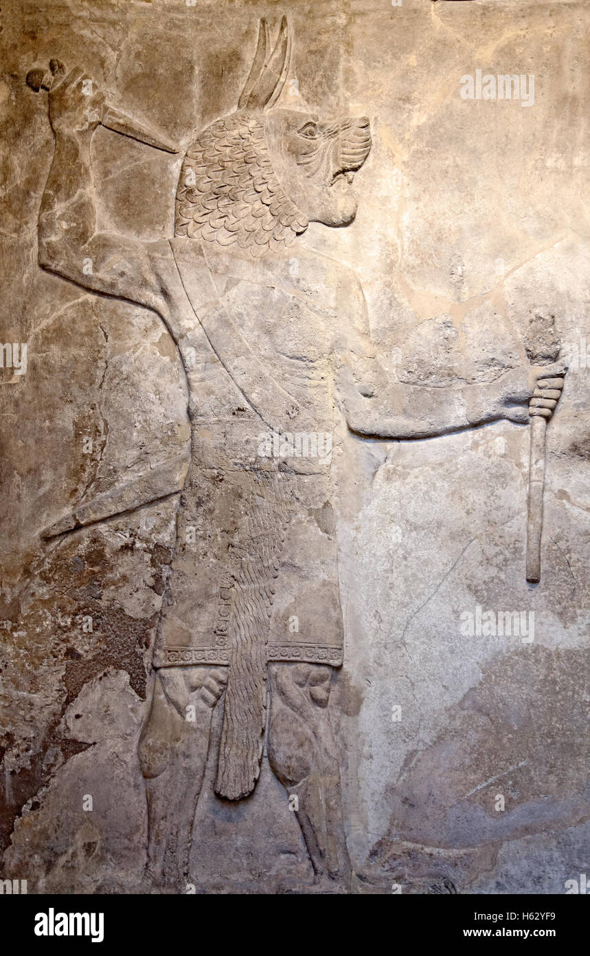 Ancient sumerian stone carving with cuneiform scripting Stock Photo - Alamy