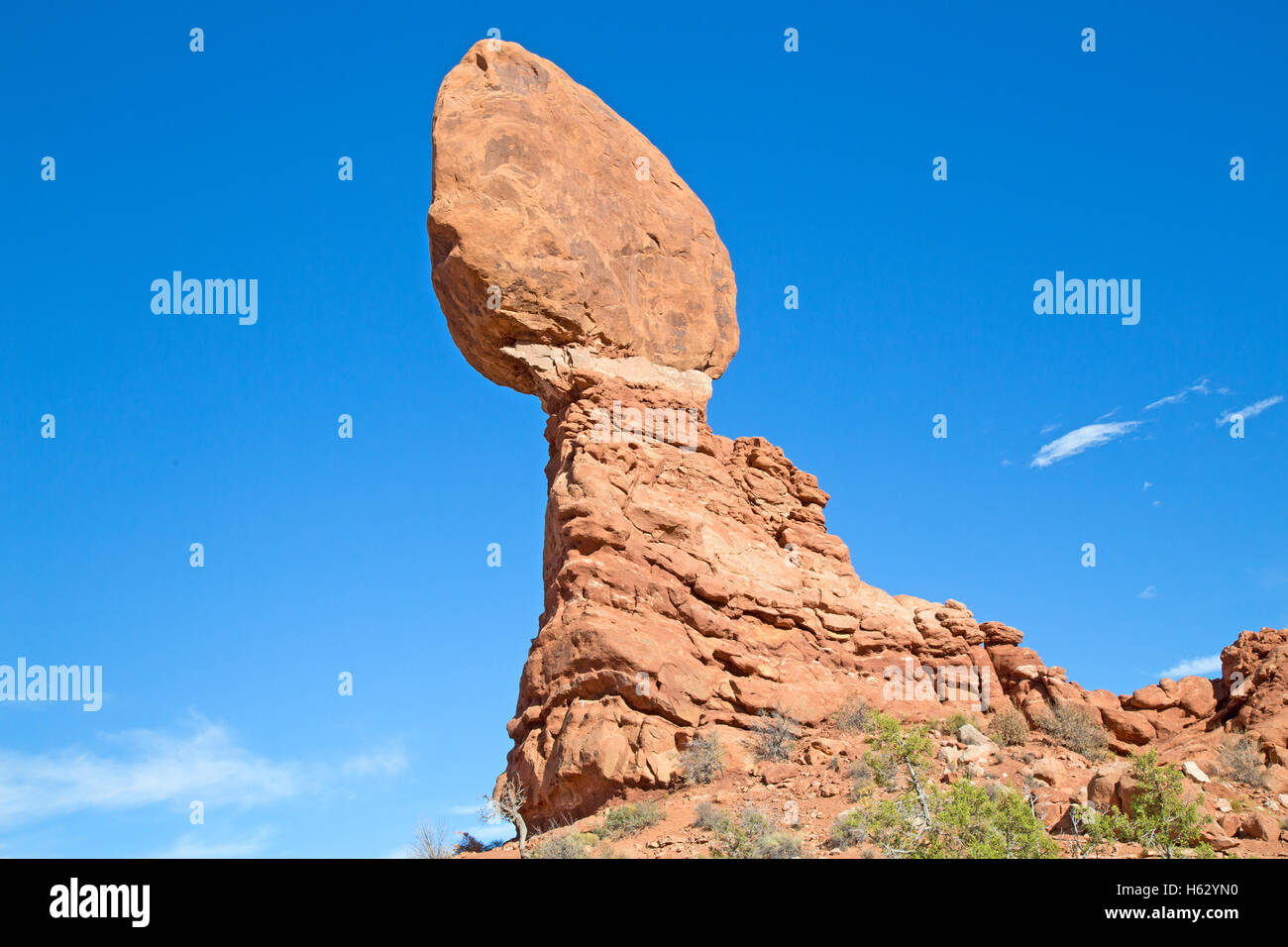 Wind erosion rock balancing hi-res stock photography and images - Alamy