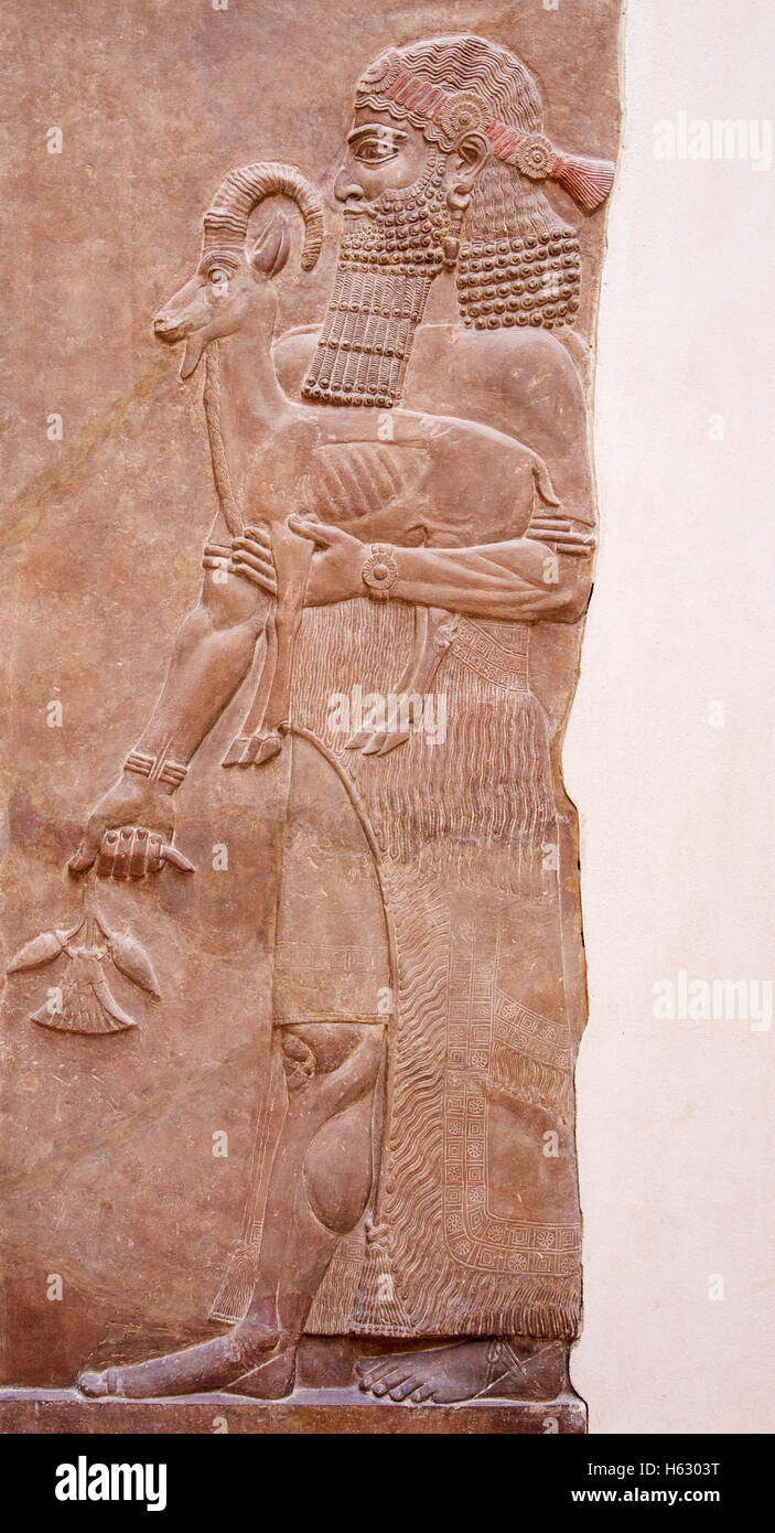 Ancient sumerian stone carving cuneiform hi-res stock photography and ...