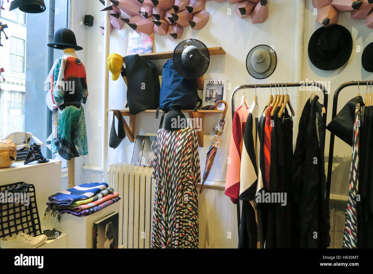 Designer shop hi-res stock photography and images - Alamy