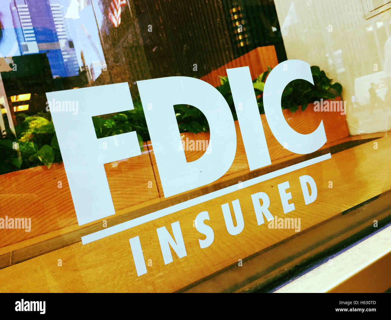 Sign window bank letters hi-res stock photography and images - Alamy
