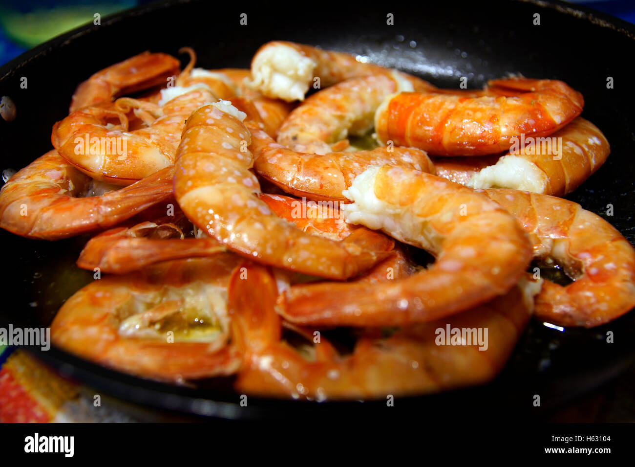 Orange tiger prawns hi-res stock photography and images - Alamy