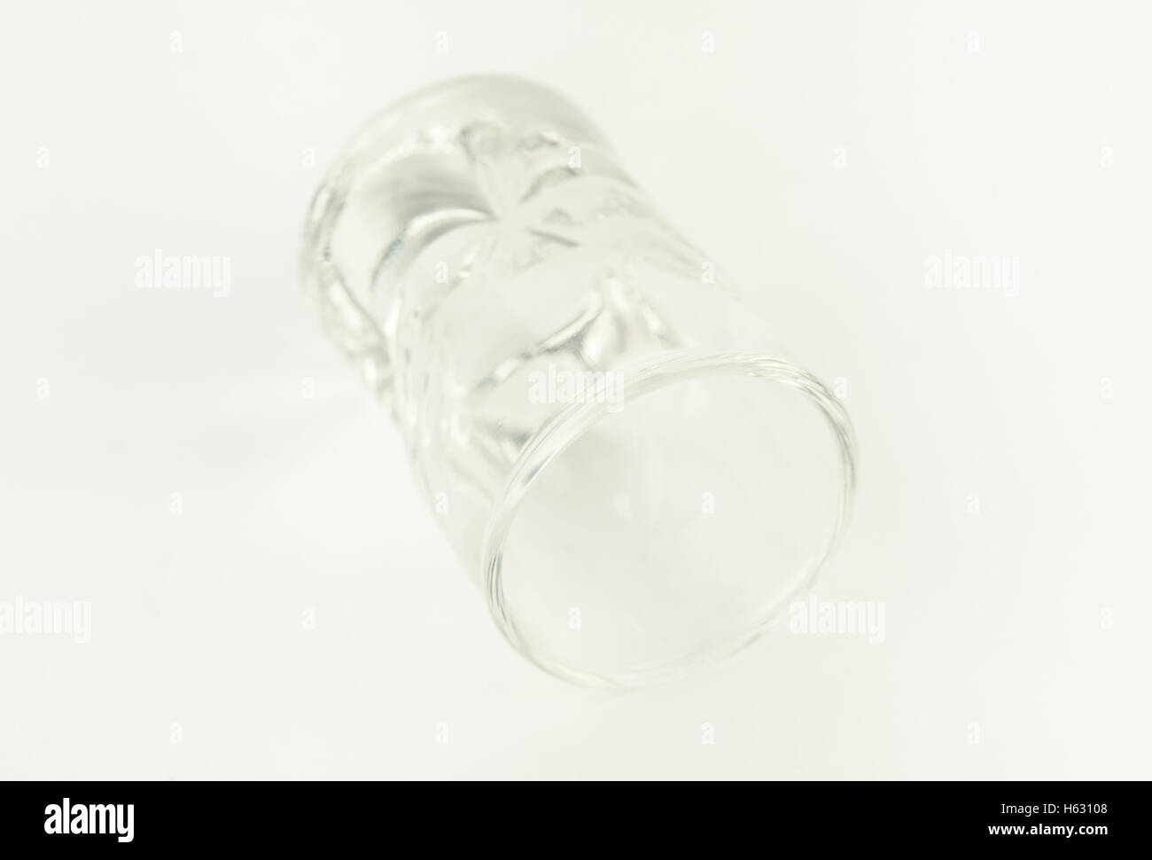 Empty tumbler glass hi-res stock photography and images - Alamy