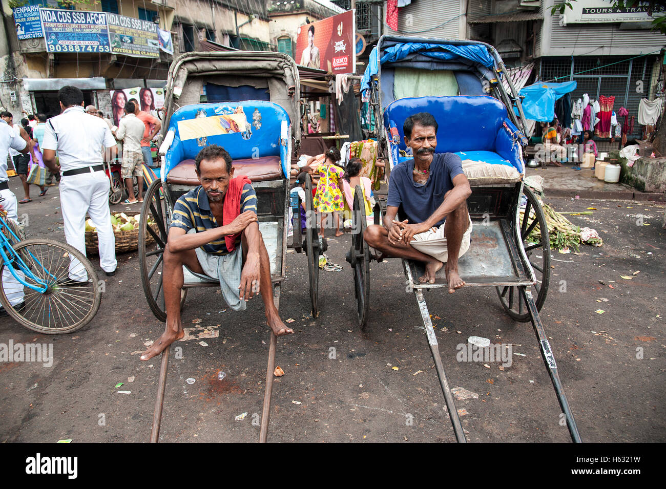 Human pulled rickshaw hi-res stock photography and images - Alamy