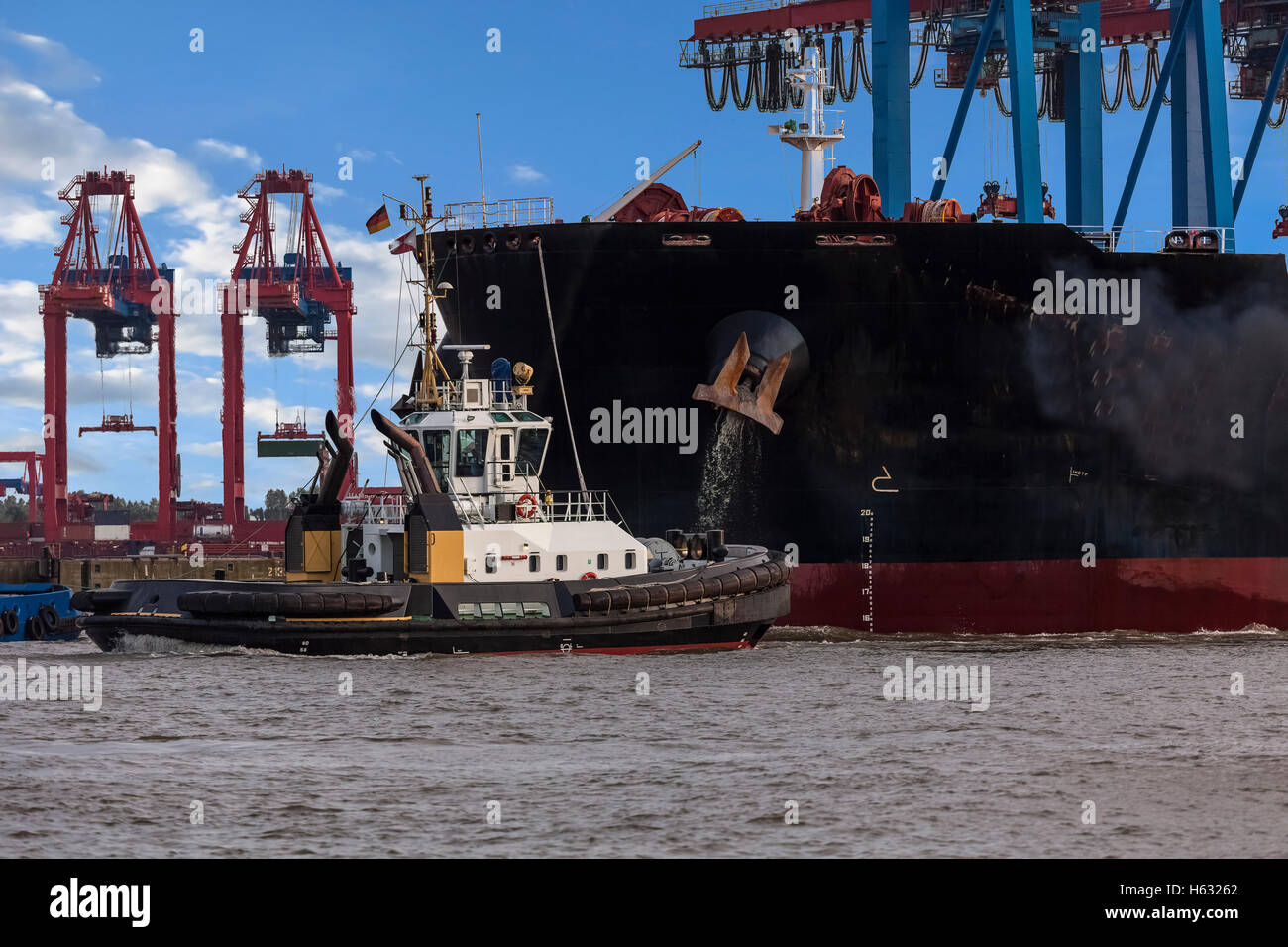 Space freighter hi-res stock photography and images - Alamy