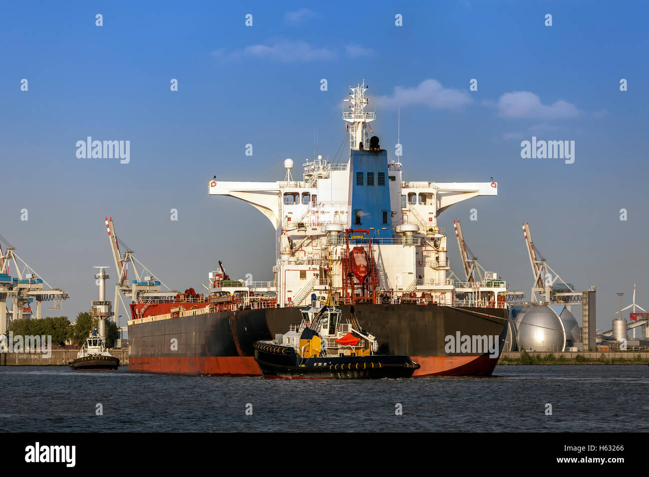 Space freighter hi-res stock photography and images - Alamy