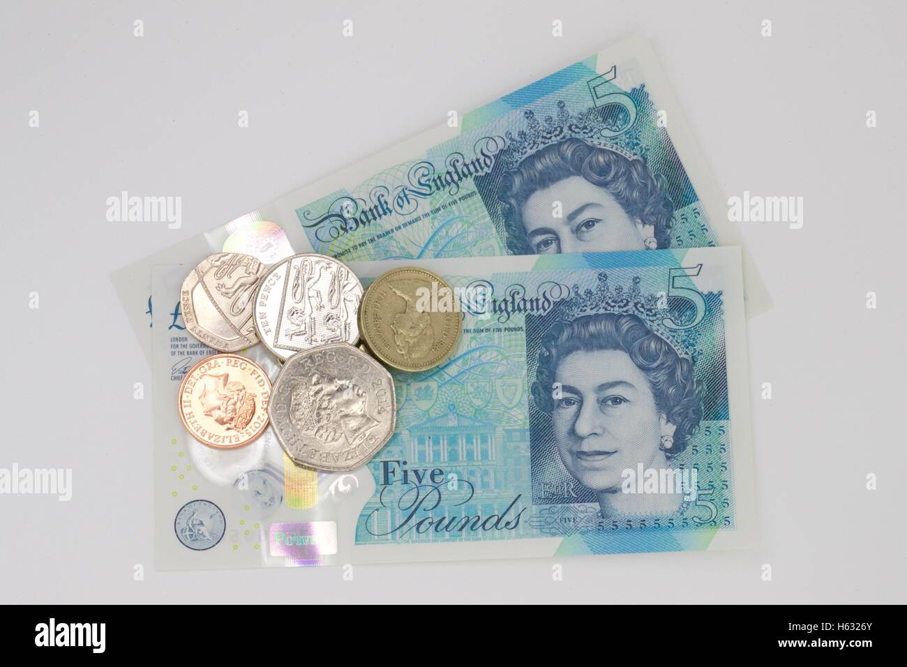 Silver 1p coin hi-res stock photography and images - Alamy