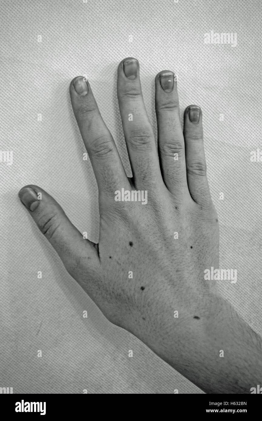 Hand positions hi-res stock photography and images - Alamy