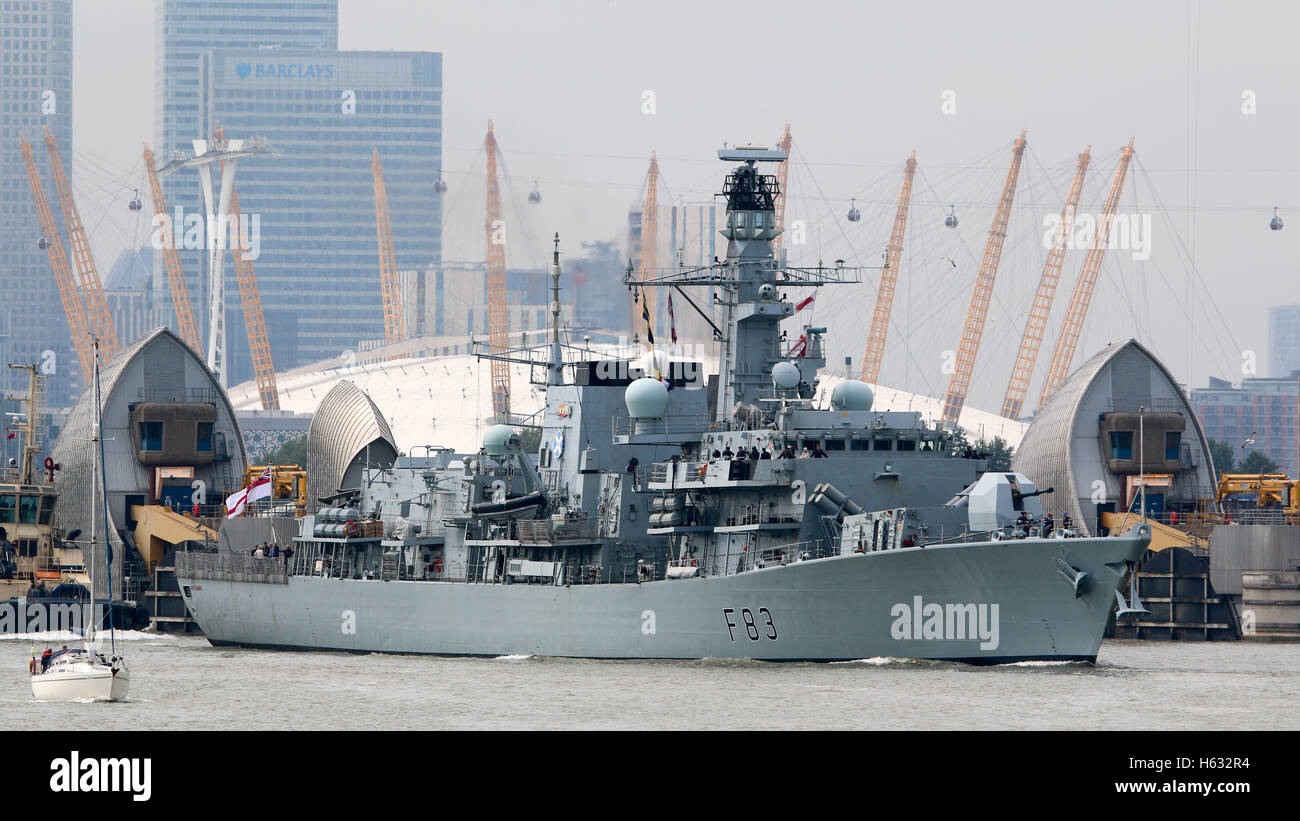 HMS St Albans (F83) on the River Thames Stock Photo - Alamy
