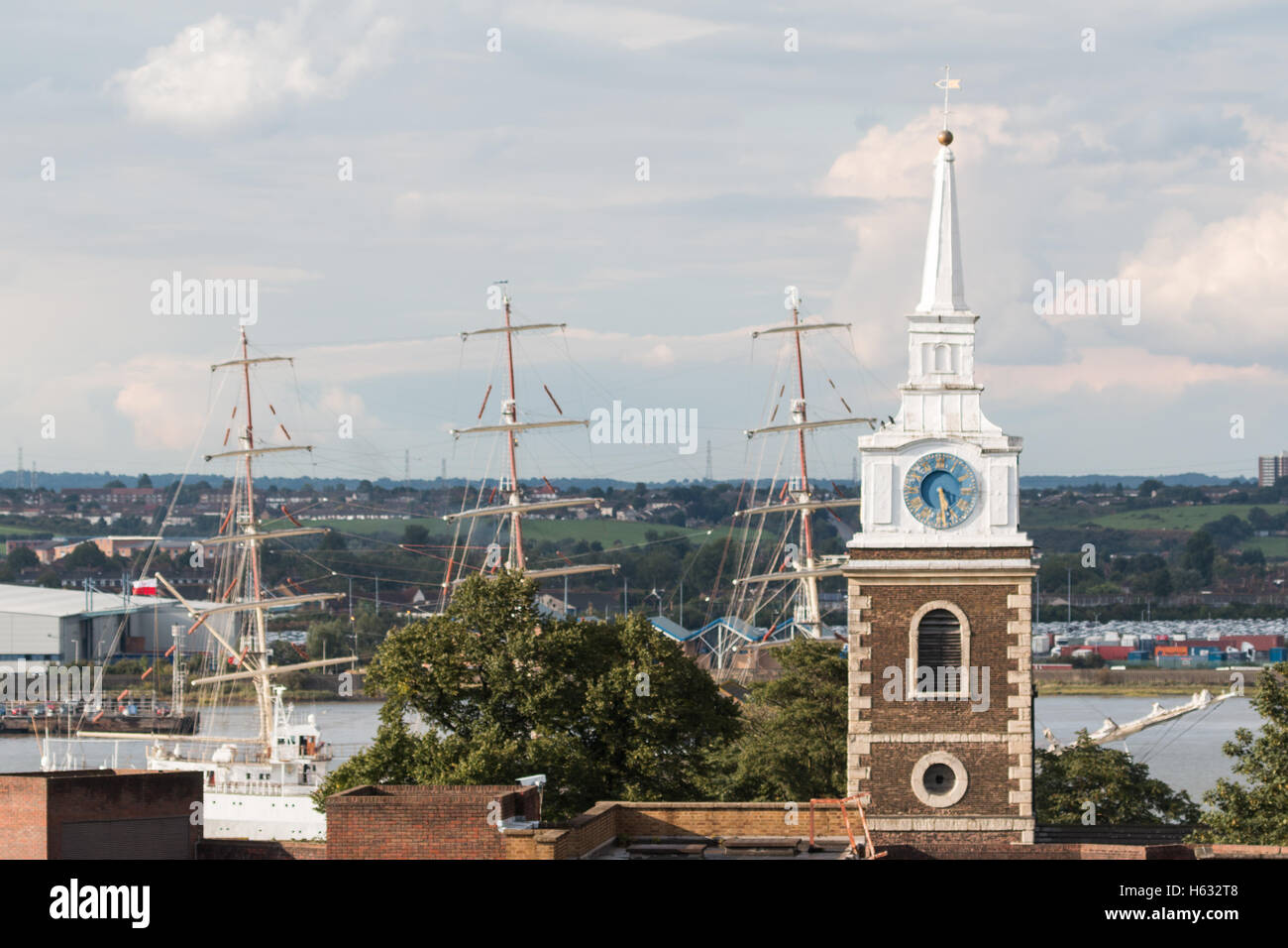 St georges church gravesend kent hi-res stock photography and images ...