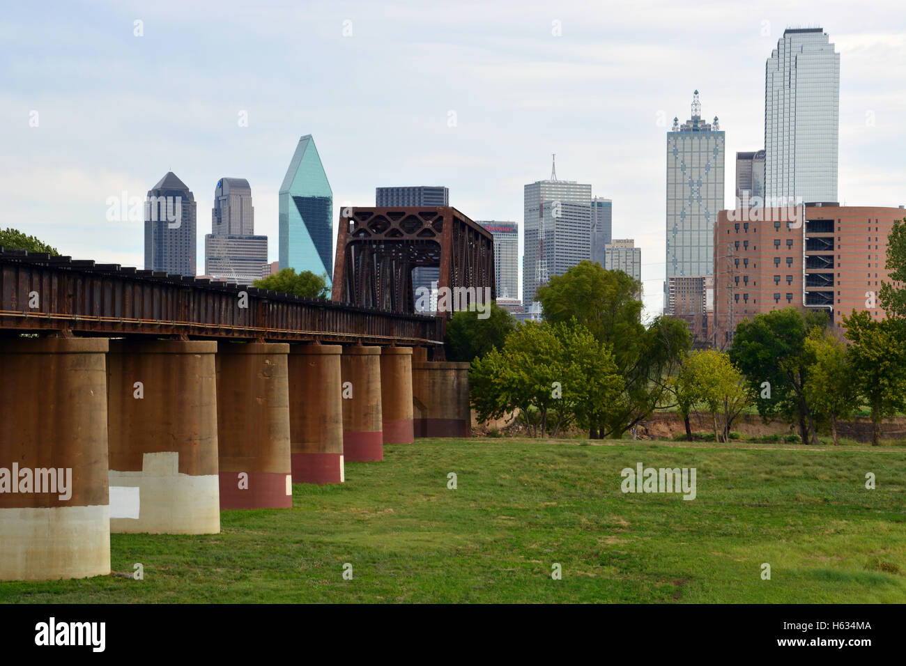 Union pacific railroad bridge hi-res stock photography and images - Alamy
