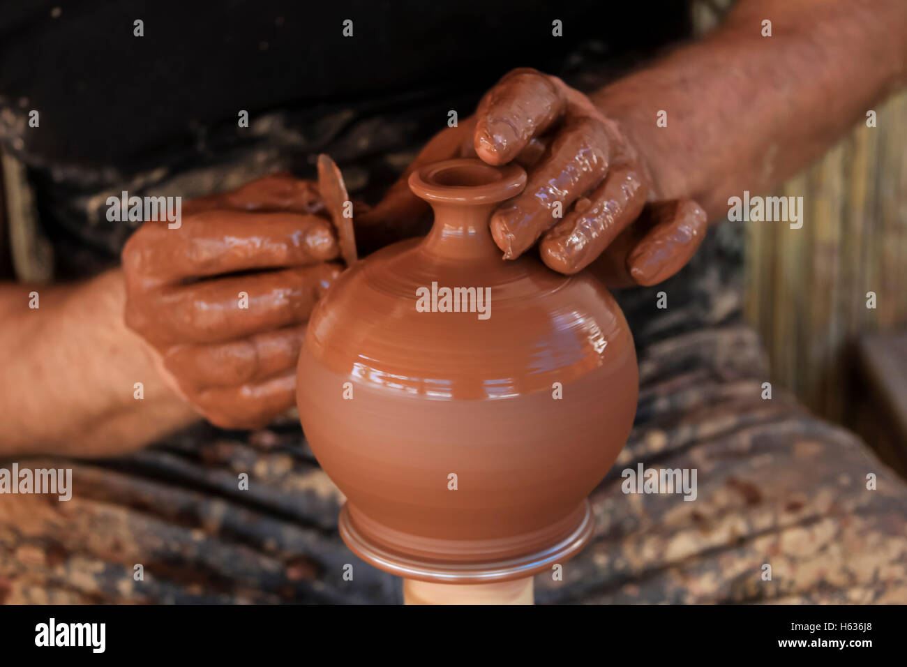 Artistic pottery hi-res stock photography and images - Alamy