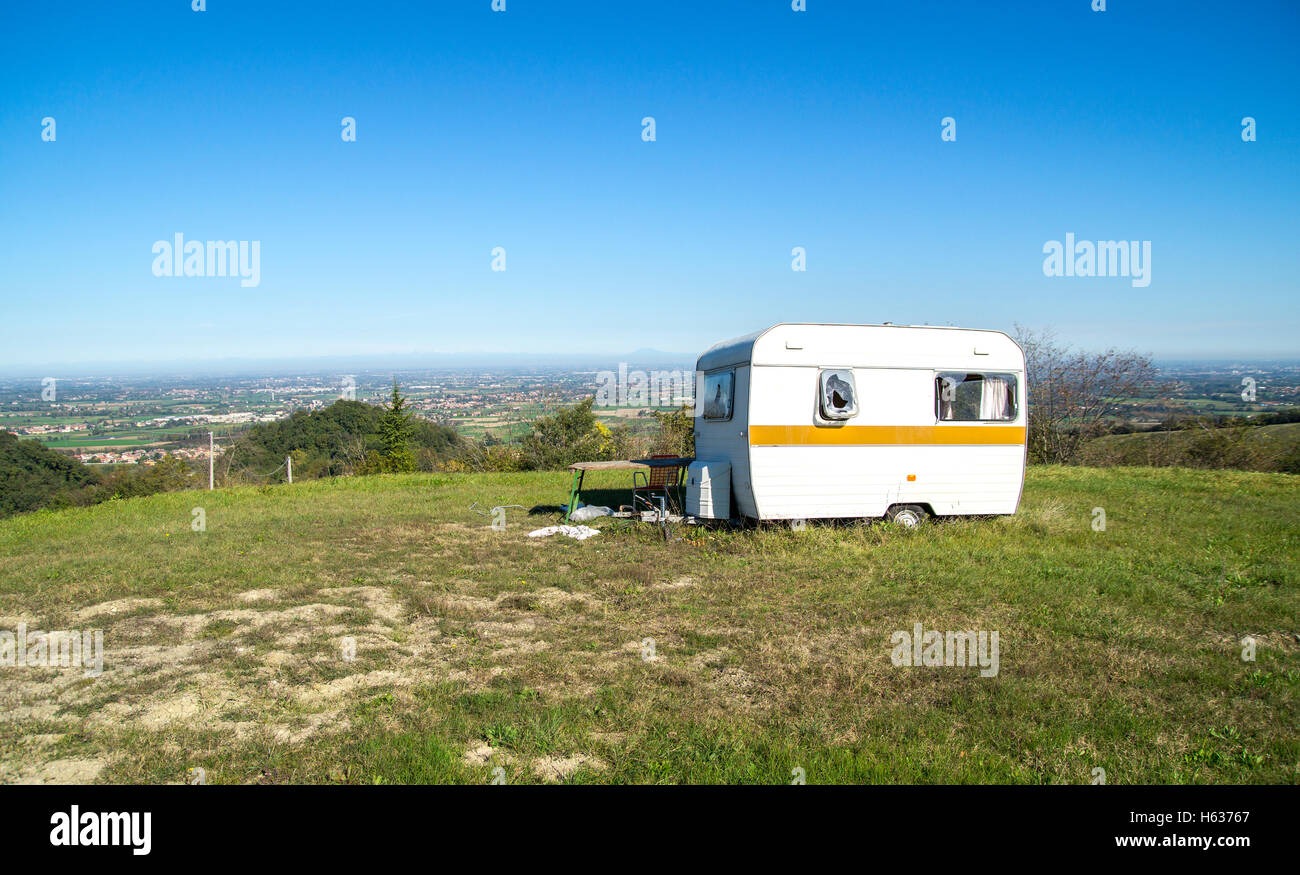 Old caravan wreck hi-res stock photography and images - Alamy