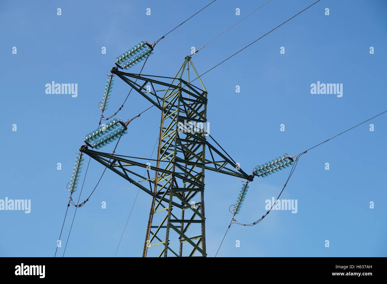 Electric transmission lines wooden poles hi-res stock photography and ...
