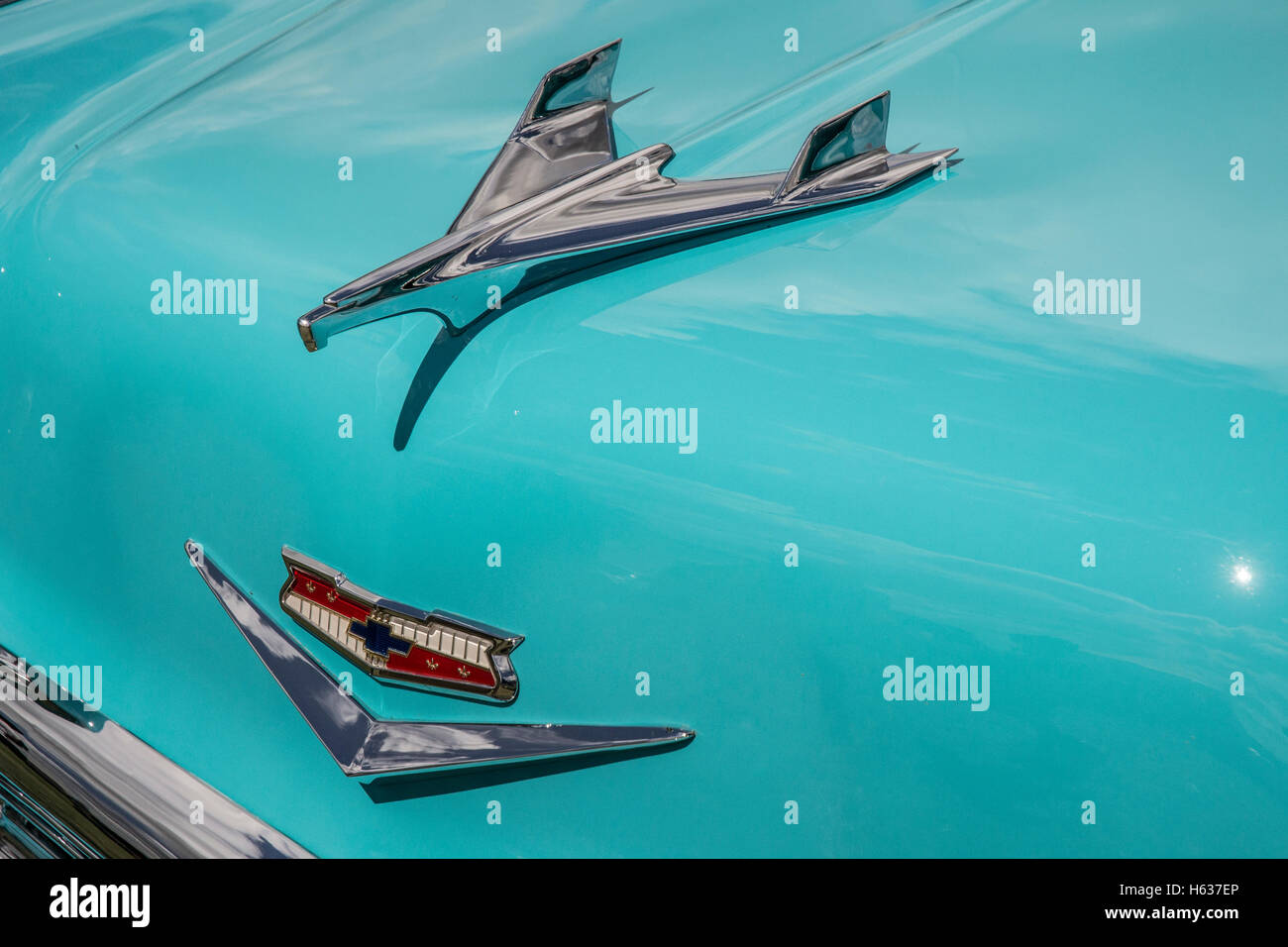 Chevrolet symbol hi-res stock photography and images - Alamy