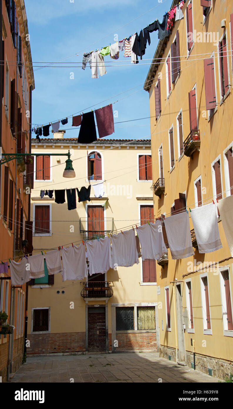 Washing lines between houses hi-res stock photography and images - Alamy