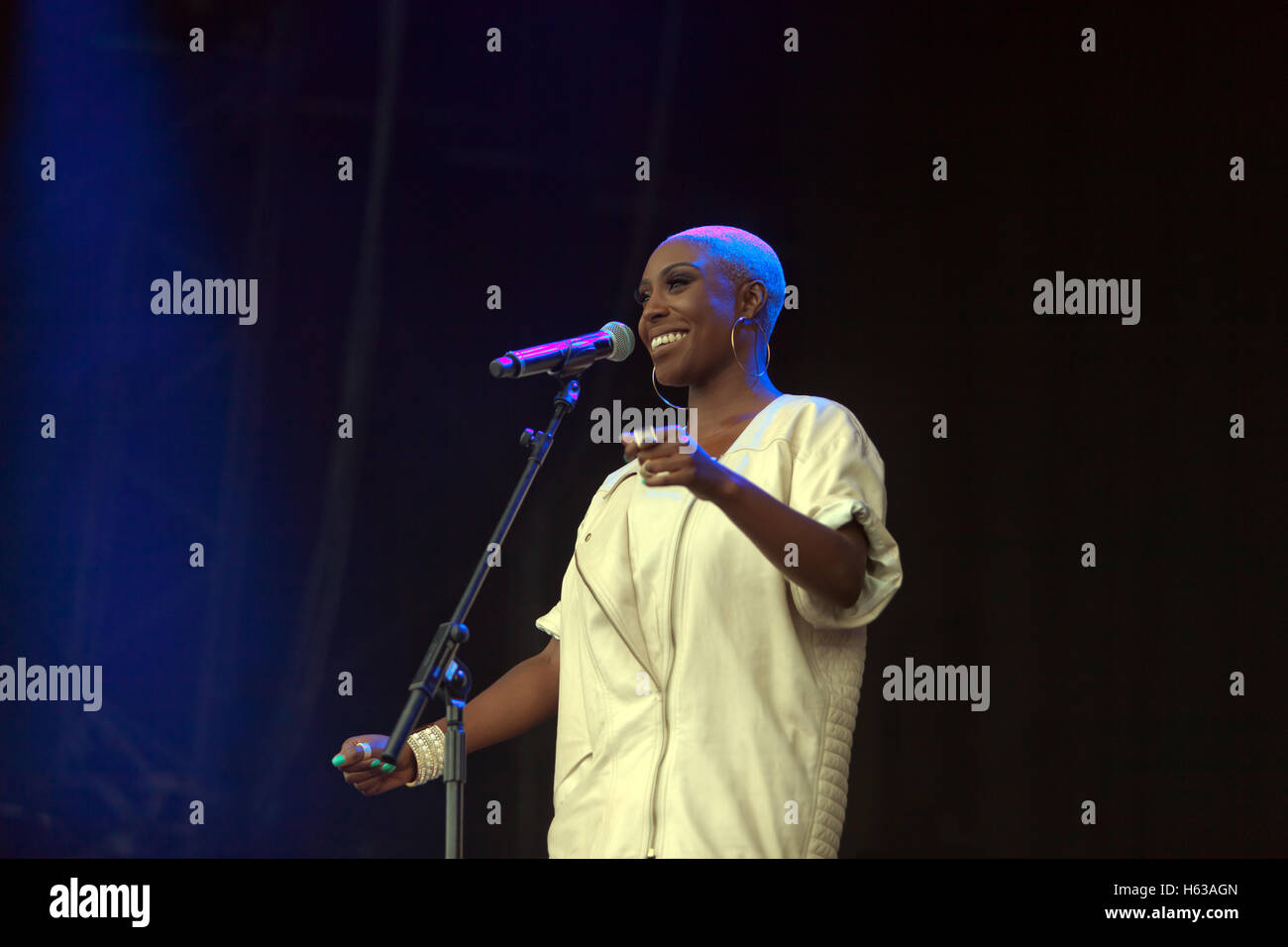 Laura mvula the dreaming room hi-res stock photography and images - Alamy