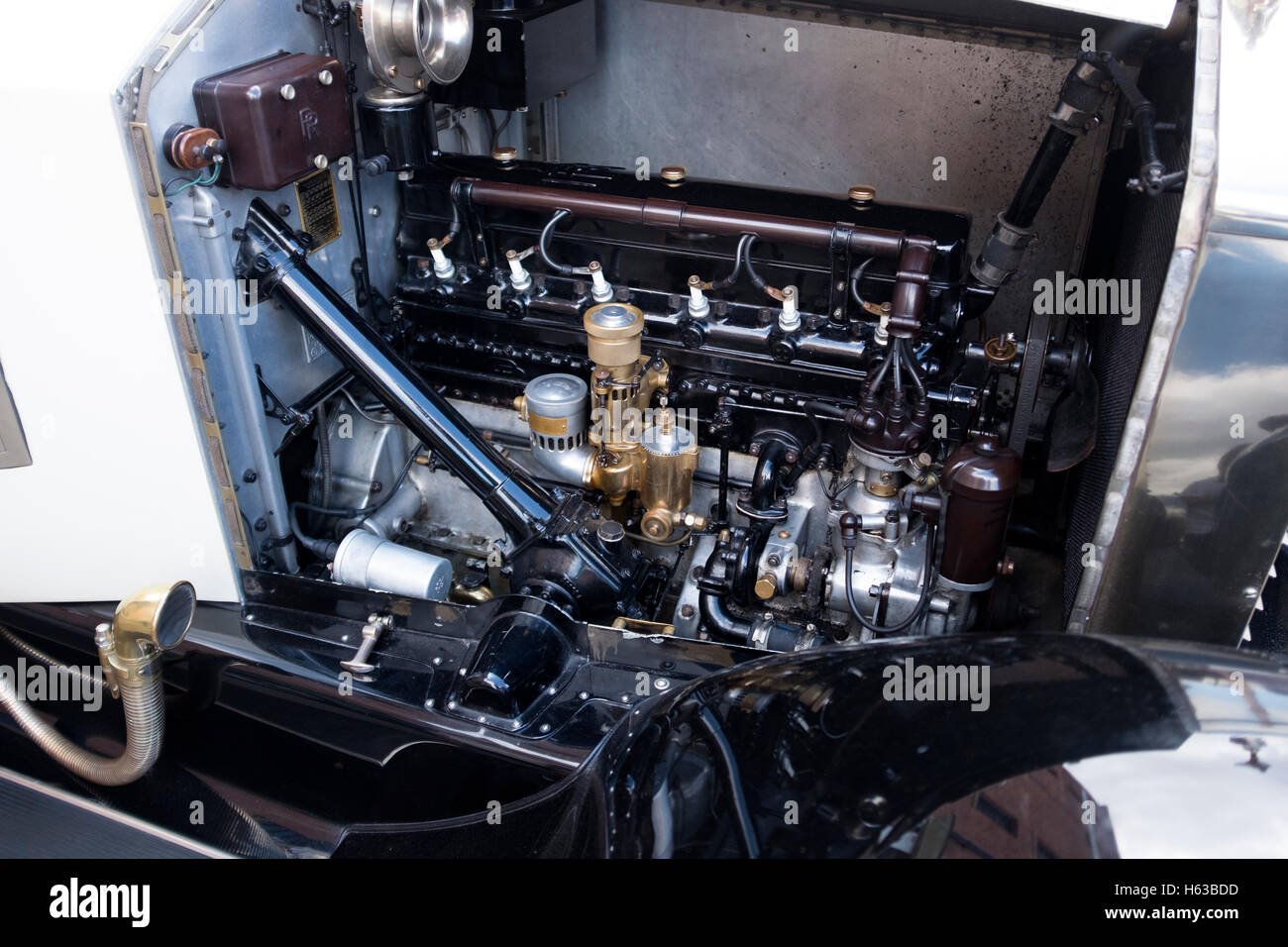 Vintage car engine hi-res stock photography and images - Alamy