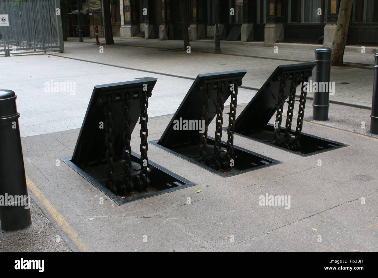 Barriers to entry hi-res stock photography and images - Alamy