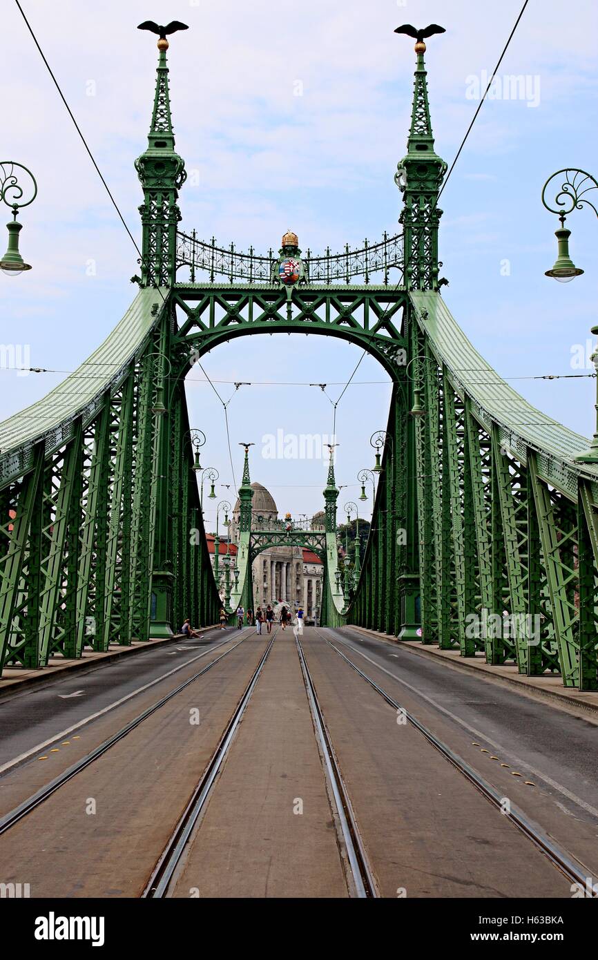 Iron arch road bridge hi-res stock photography and images - Alamy