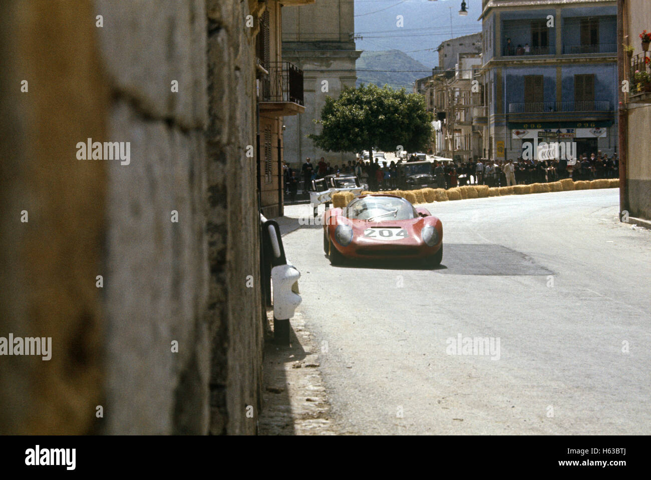 204 Ludovico Scarfiotti, Mike Parkes in a Ferrari Dino 206S retired ...