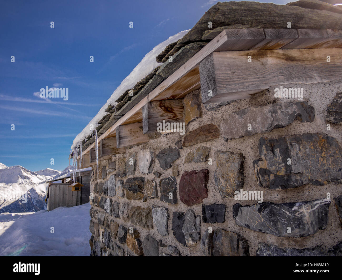 Refuge 5 alpine hi-res stock photography and images - Alamy