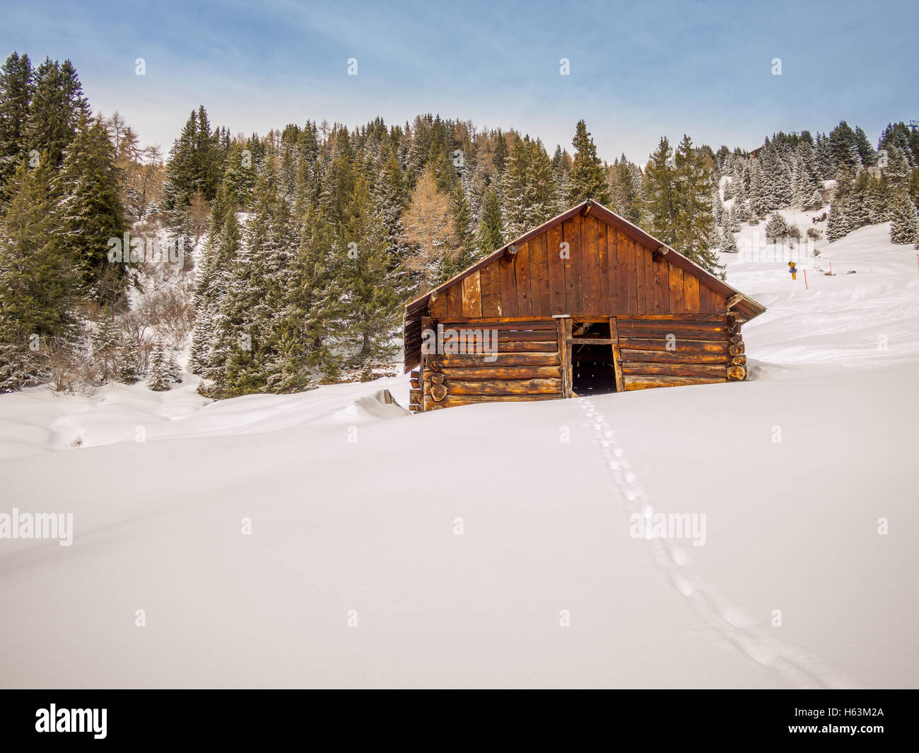 Empty log hut in the Swiss Alps - 2 Stock Photo - Alamy