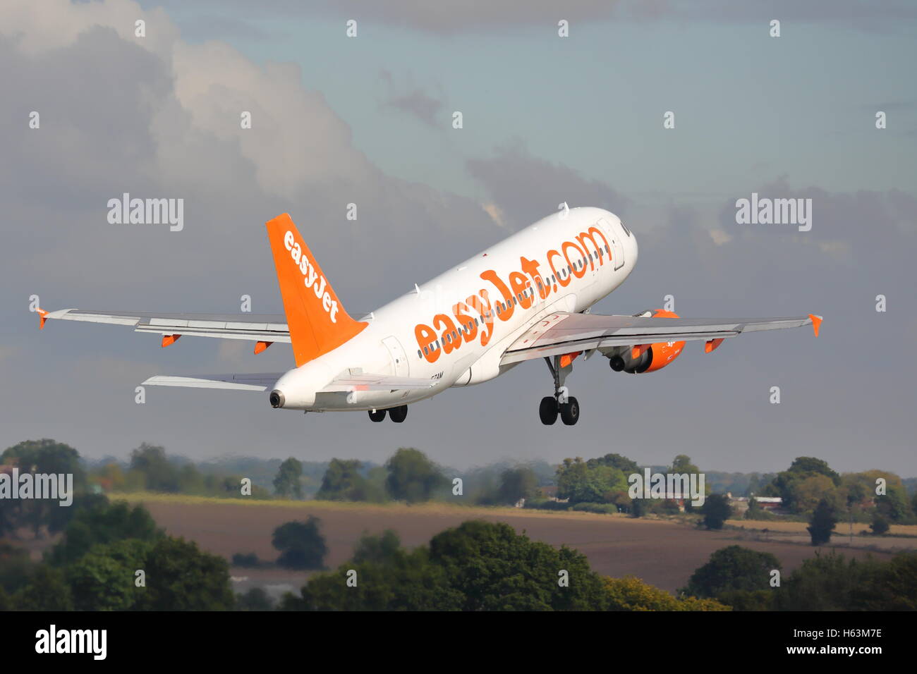 Low-cost airline Easyjet Airbus A319 G-EZAM taking off from London ...