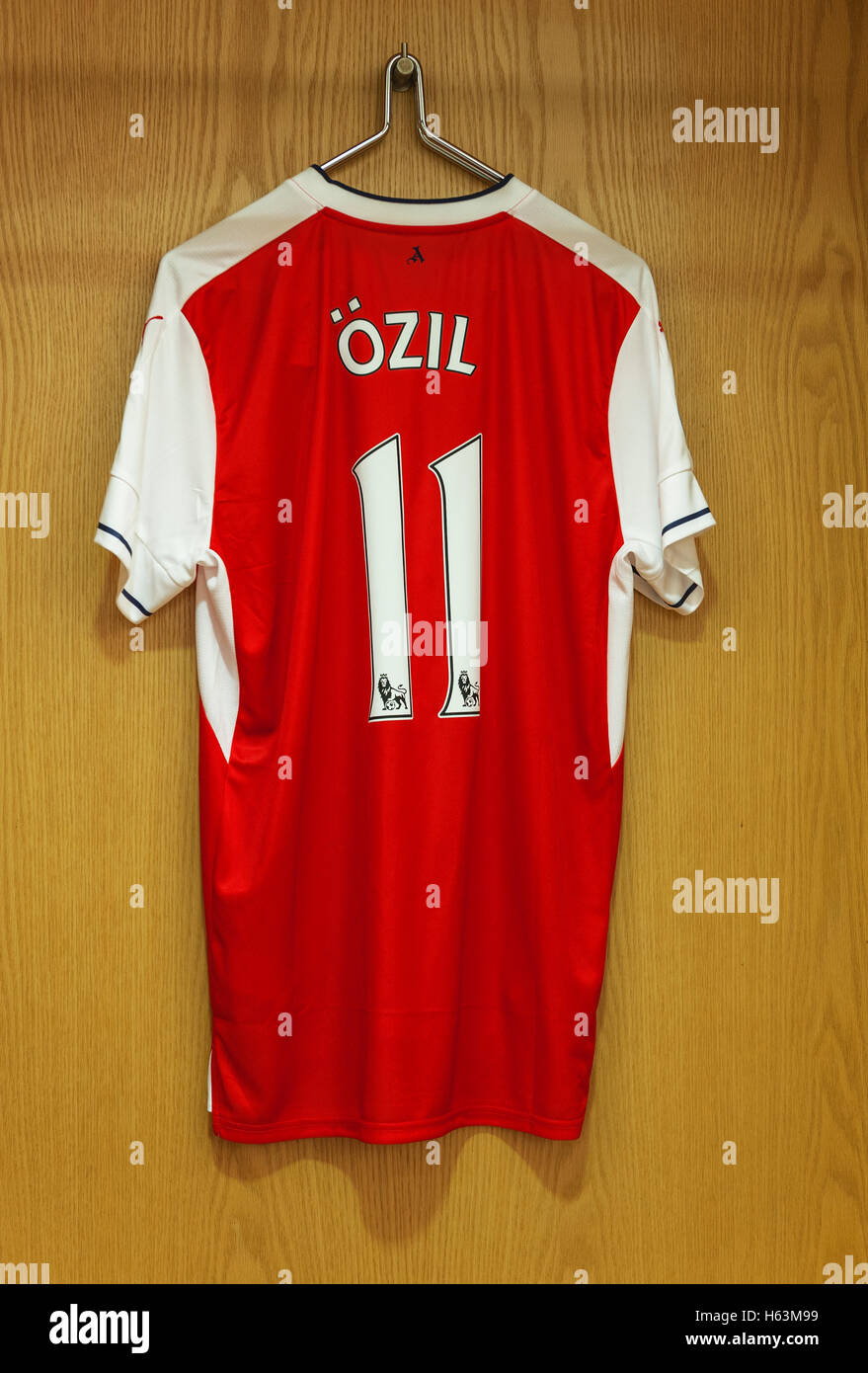 Visiting FC Arsenal arena Stock Photo - Alamy