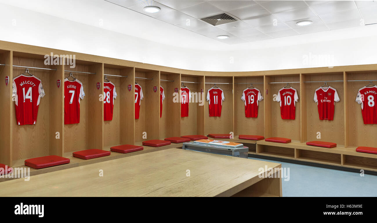 Changing room football england hi-res stock photography and images - Alamy