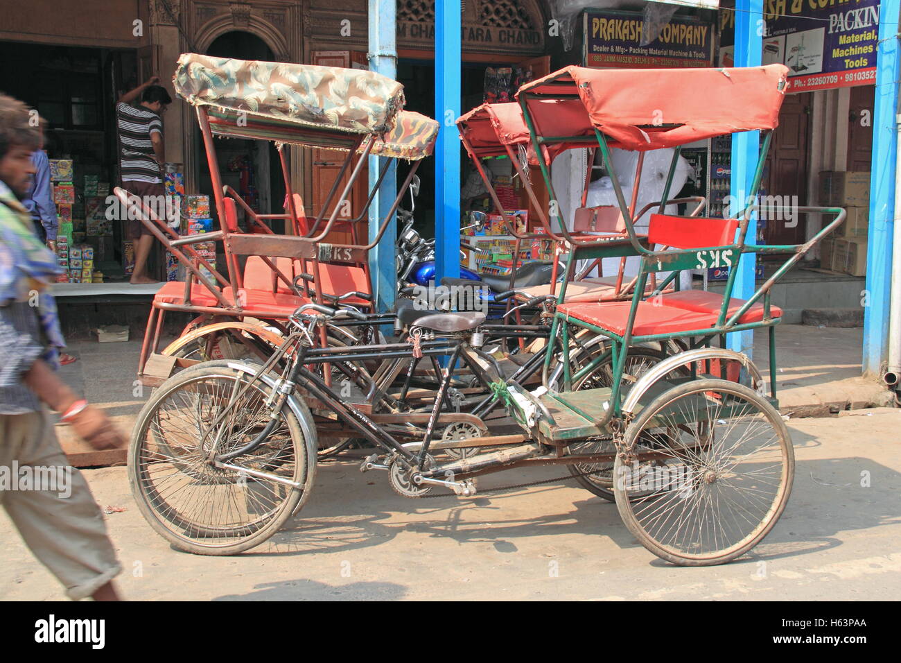 Cycle rickshaws, Jama Masjid Road, Old Delhi, India, Indian ...