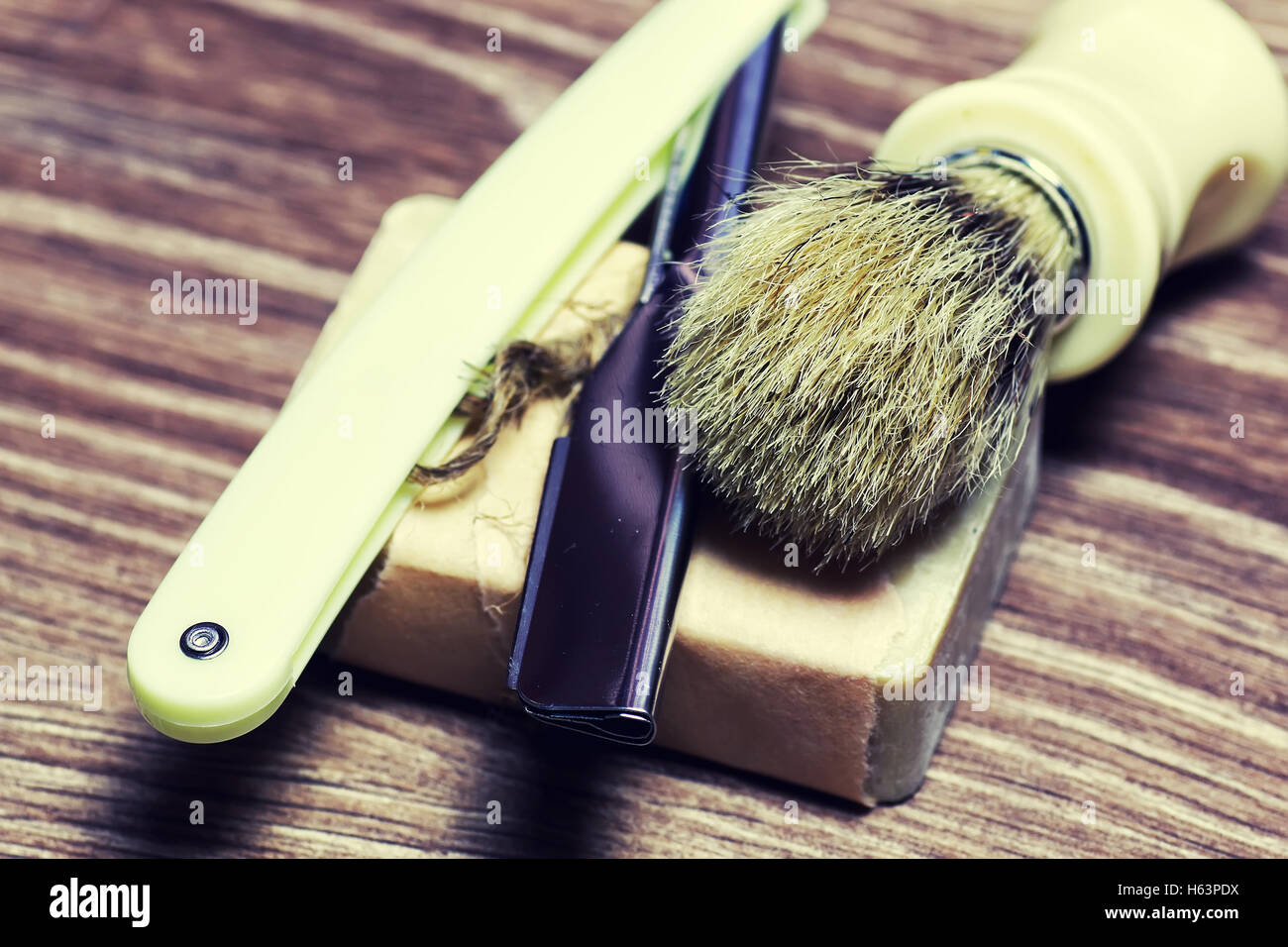razor sharp soap brush Stock Photo - Alamy