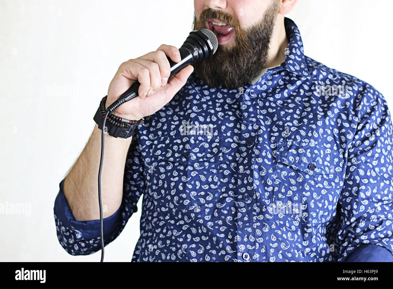 singer singing stage light Stock Photo - Alamy