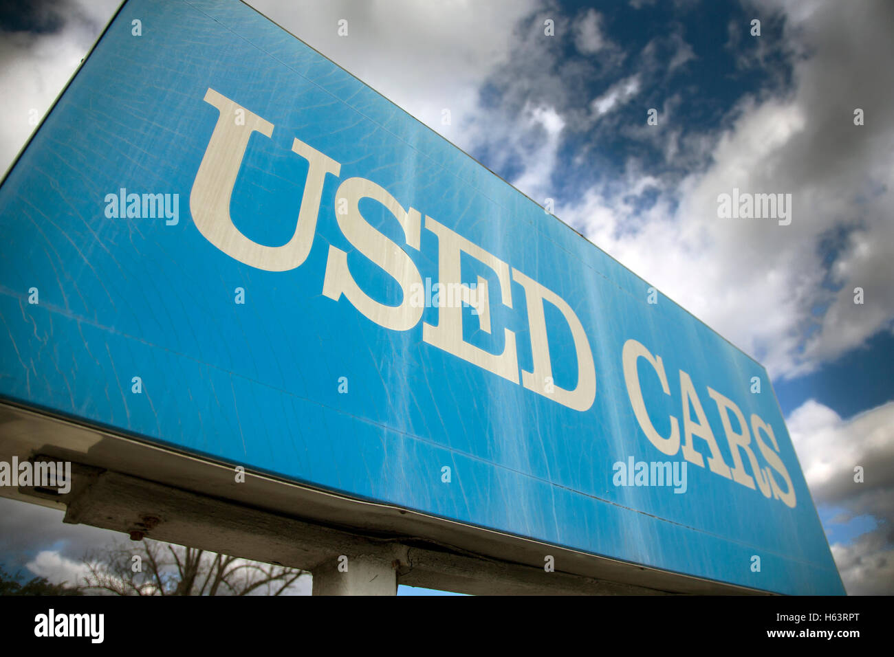 A used cars sign at an automobile dealership Stock Photo - Alamy