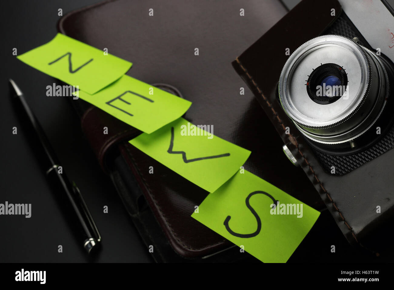 News camera journalism Stock Photo - Alamy