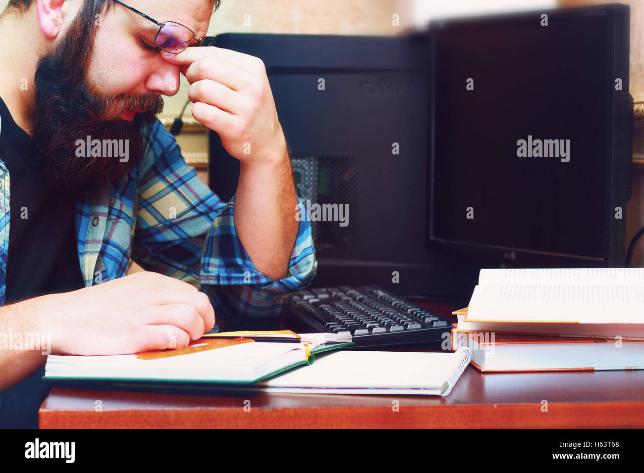 male work computer pen write Stock Photo - Alamy