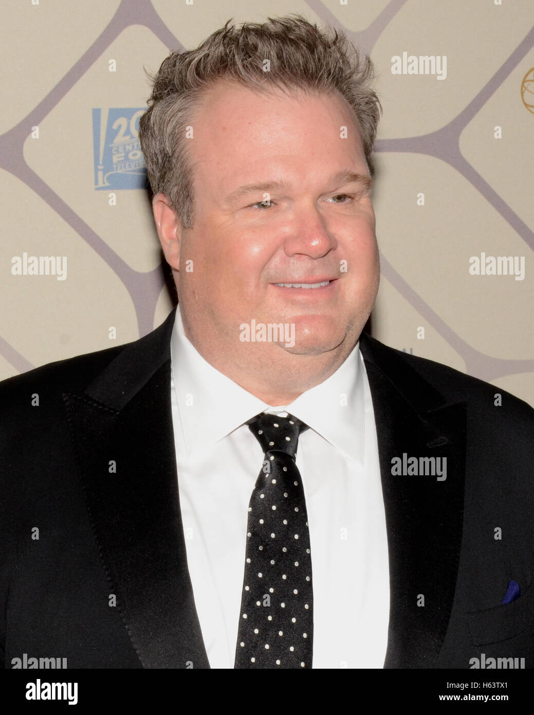 Eric stonestreet, modern family hi-res stock photography and images - Alamy
