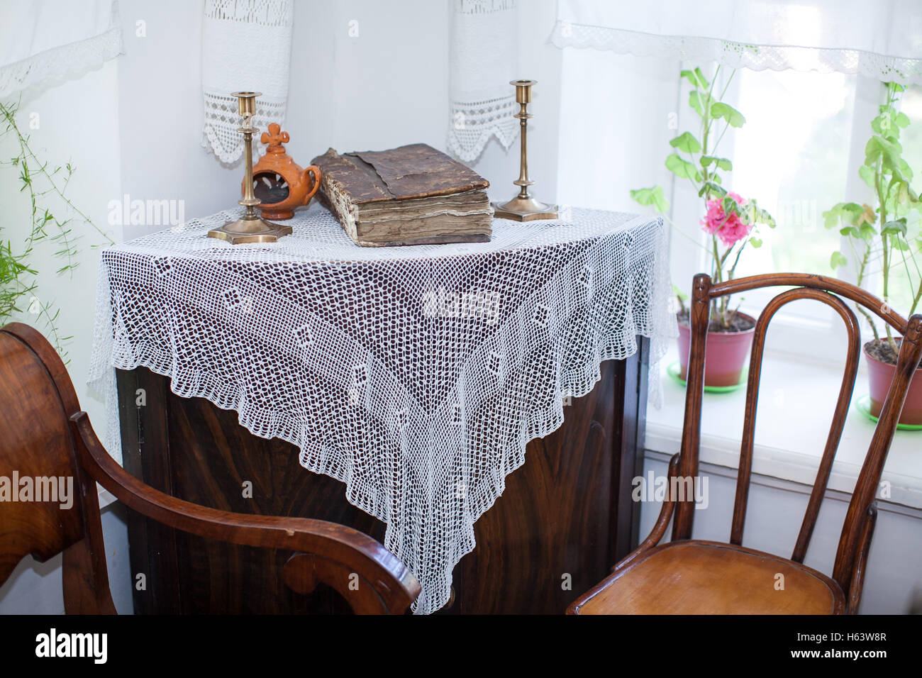 Traditional russian village home interior hi-res stock photography and ...