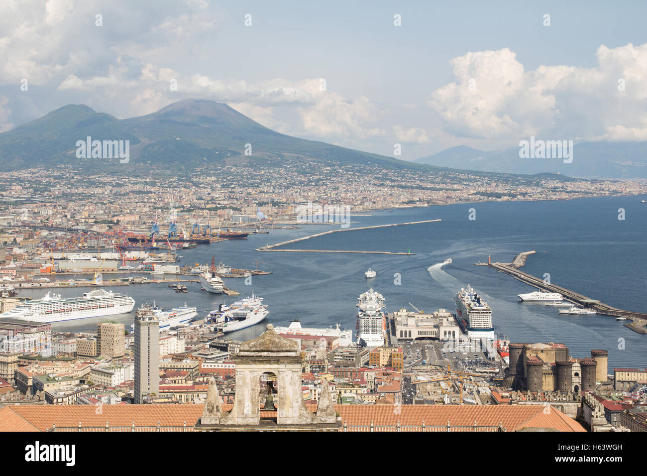Napoli volcano hi-res stock photography and images - Alamy